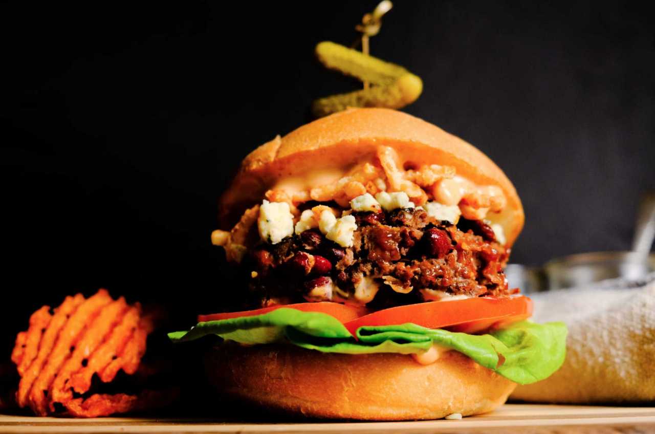 American Western Blue and Crispy Onion BBQ Burger – DelicioUS!
