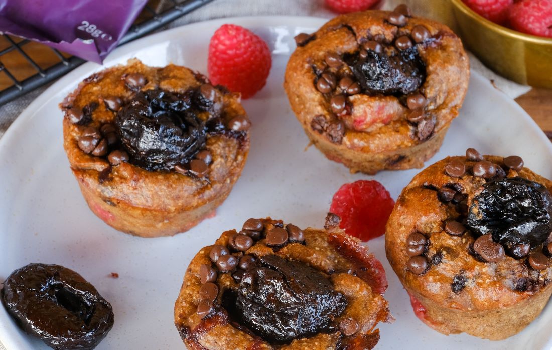 Banana, California Prunes, Chocolate and Raspberry Buns – DelicioUS!