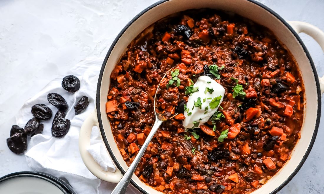 Spicy Vegetarian Chilli with California Prunes – DelicioUS!