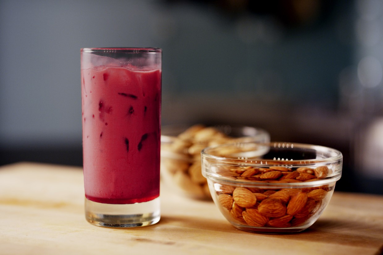 Almond Beet Iced Latte – DelicioUS!