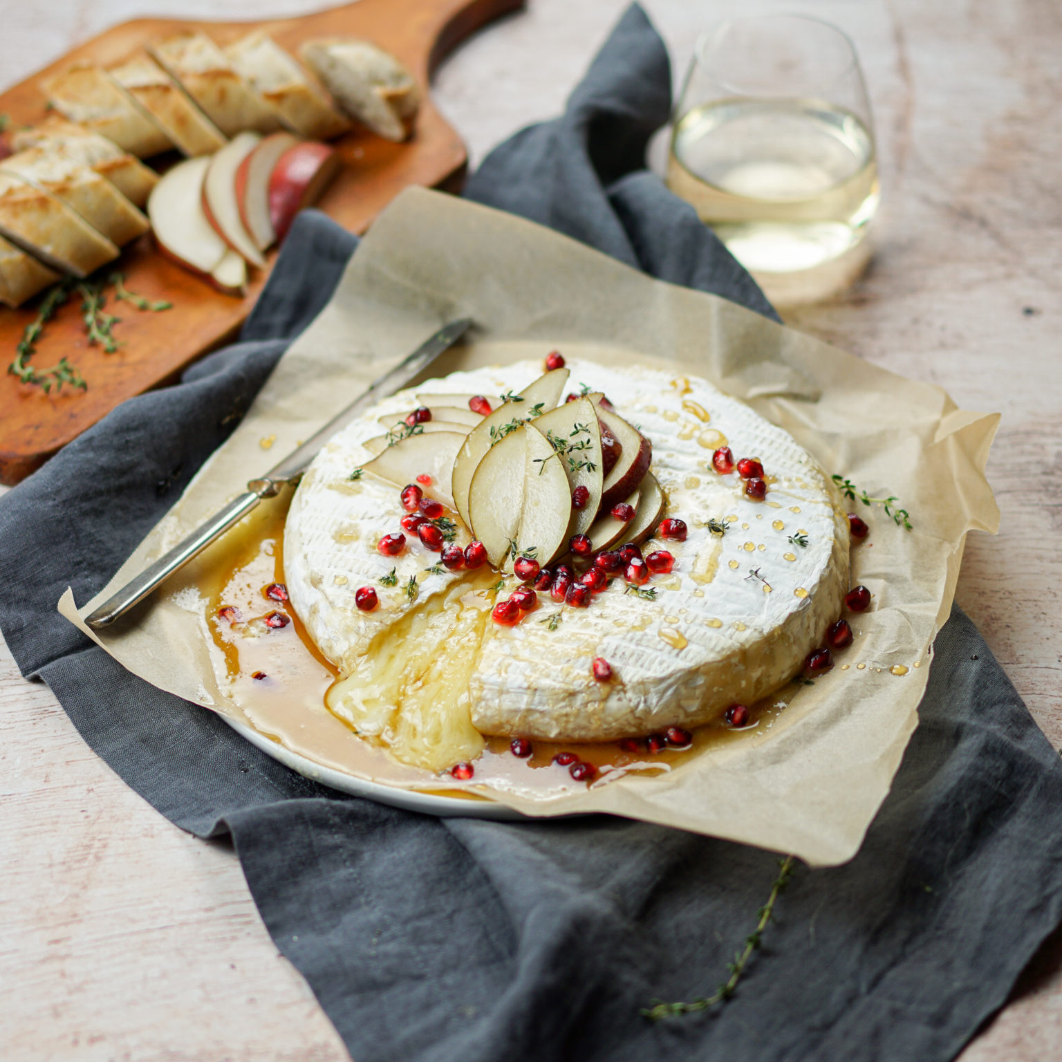 Baked Brie with Red Anjou Pears – DelicioUS!