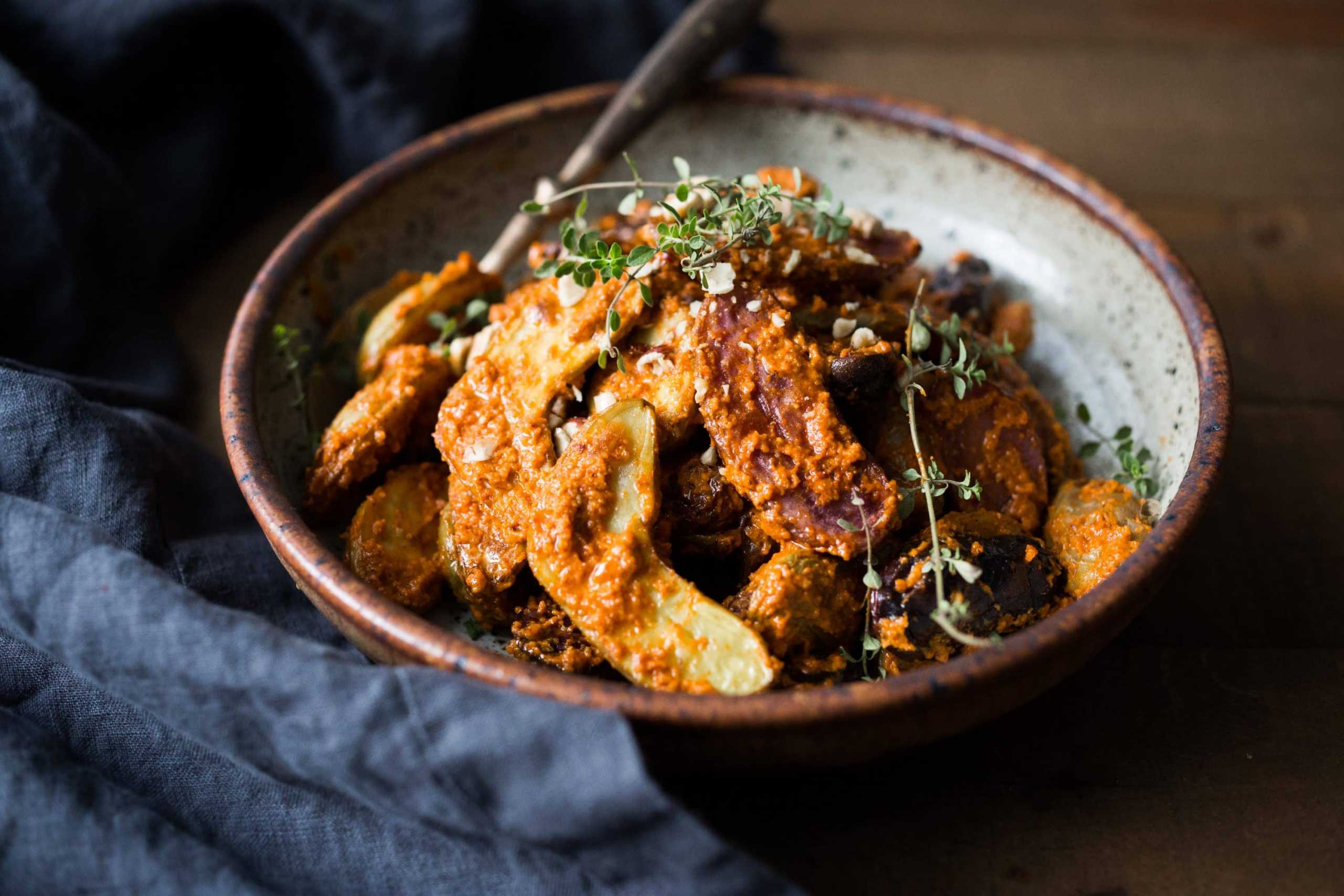 Roasted Romesco Potatoes – DelicioUS!