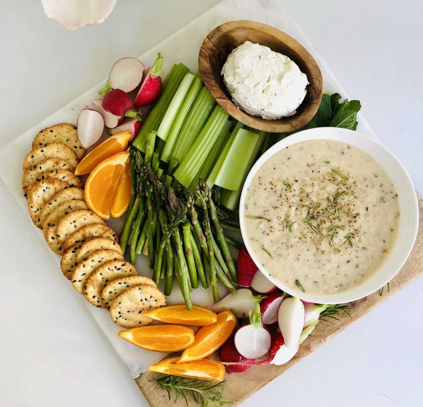 Roasted Garlic & Rosemary White Bean Dip – DelicioUS!