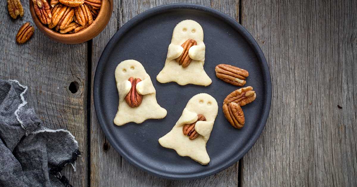 Shortbread Pecan Ghost Cookies – DelicioUS!