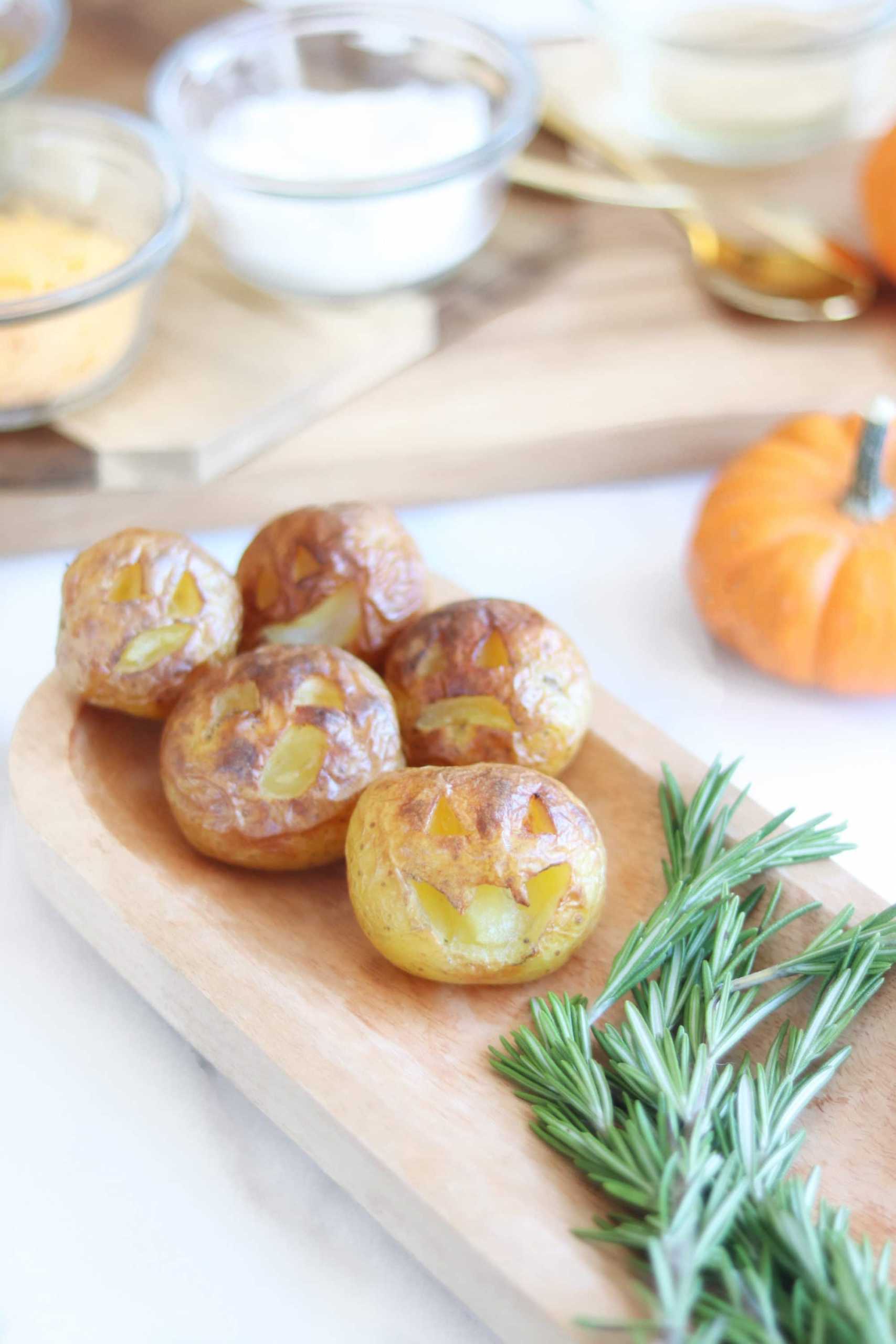 Baked Jack-O-Lantern Potatoes – DelicioUS!