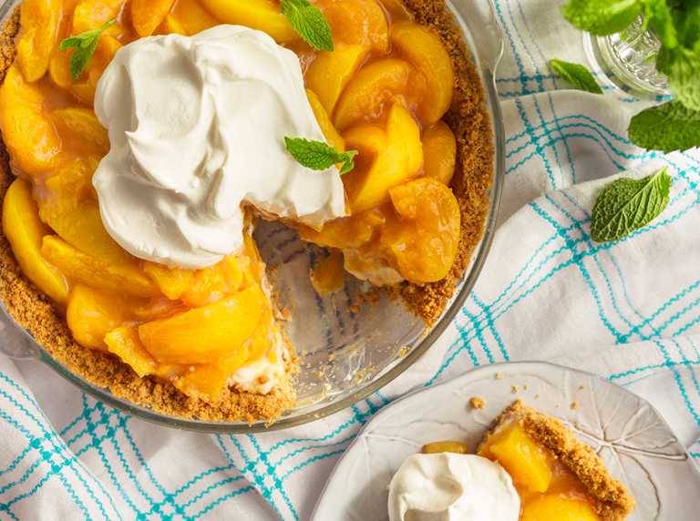 Eggs Benedict with Shrimp & Catfish Cakes – DelicioUS!