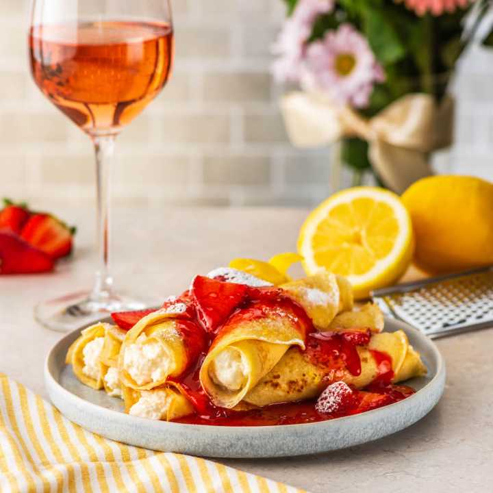 Strawberry Lemon Ricotta Crepes – DelicioUS!