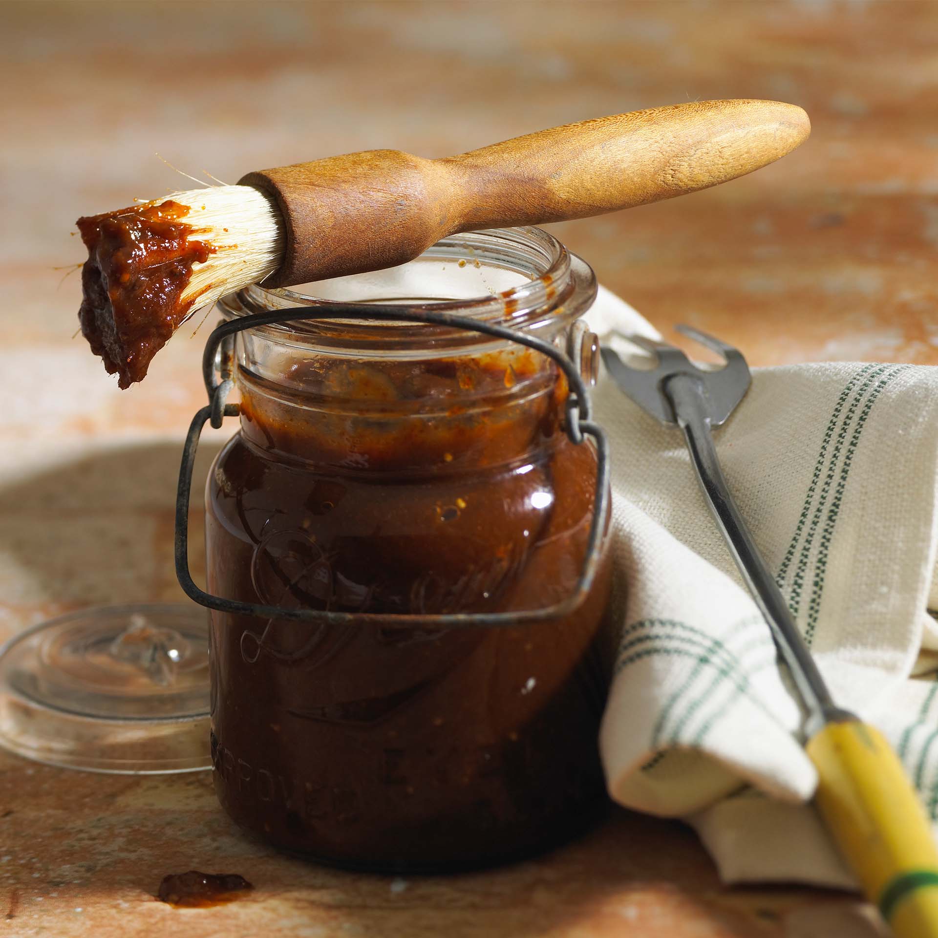 Raisin Garlic Barbecue Sauce – DelicioUS!